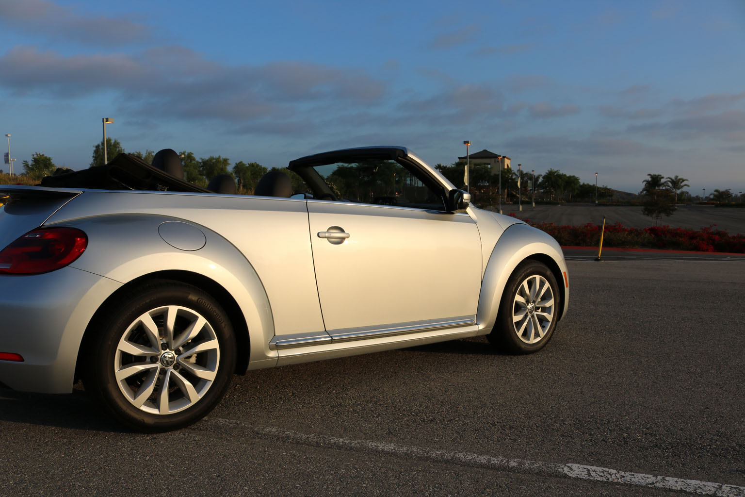 2015_VW_Beetle_Convertible_TDI_058 | Car Design TV