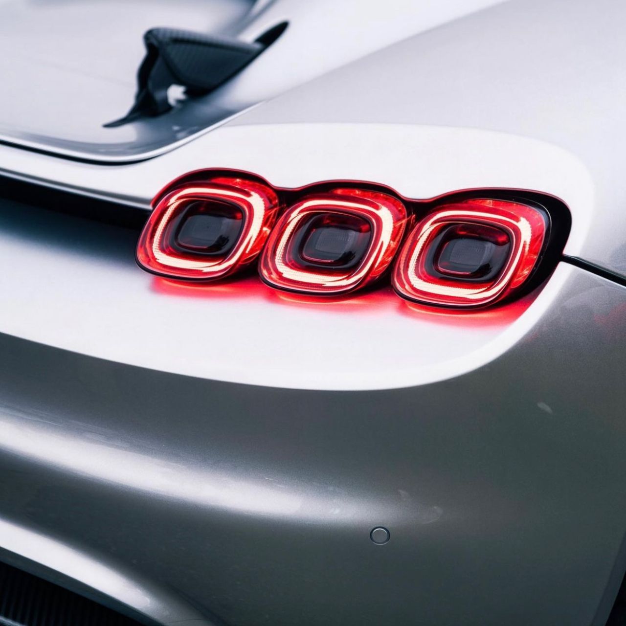 Koenigsegg CC850 Homage to The Record-Shattering CC8S, Unveiled in ...