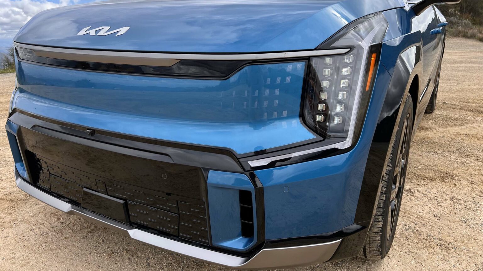 Kia EV9 GT Line: A Bold Statement in Electric SUVs - Car Design TV