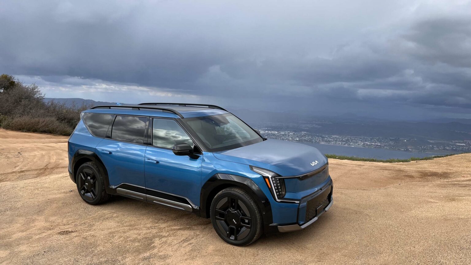 Kia EV9 GT Line: A Bold Statement in Electric SUVs - Car Design TV